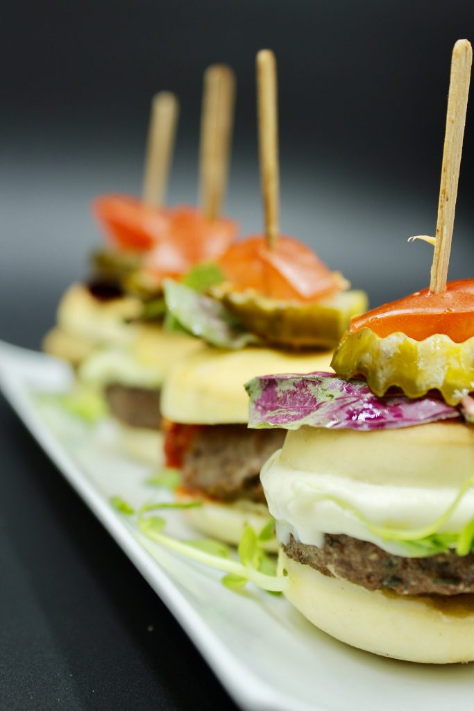 B2016 Burger with No Cheese | Gourmet Kitchen