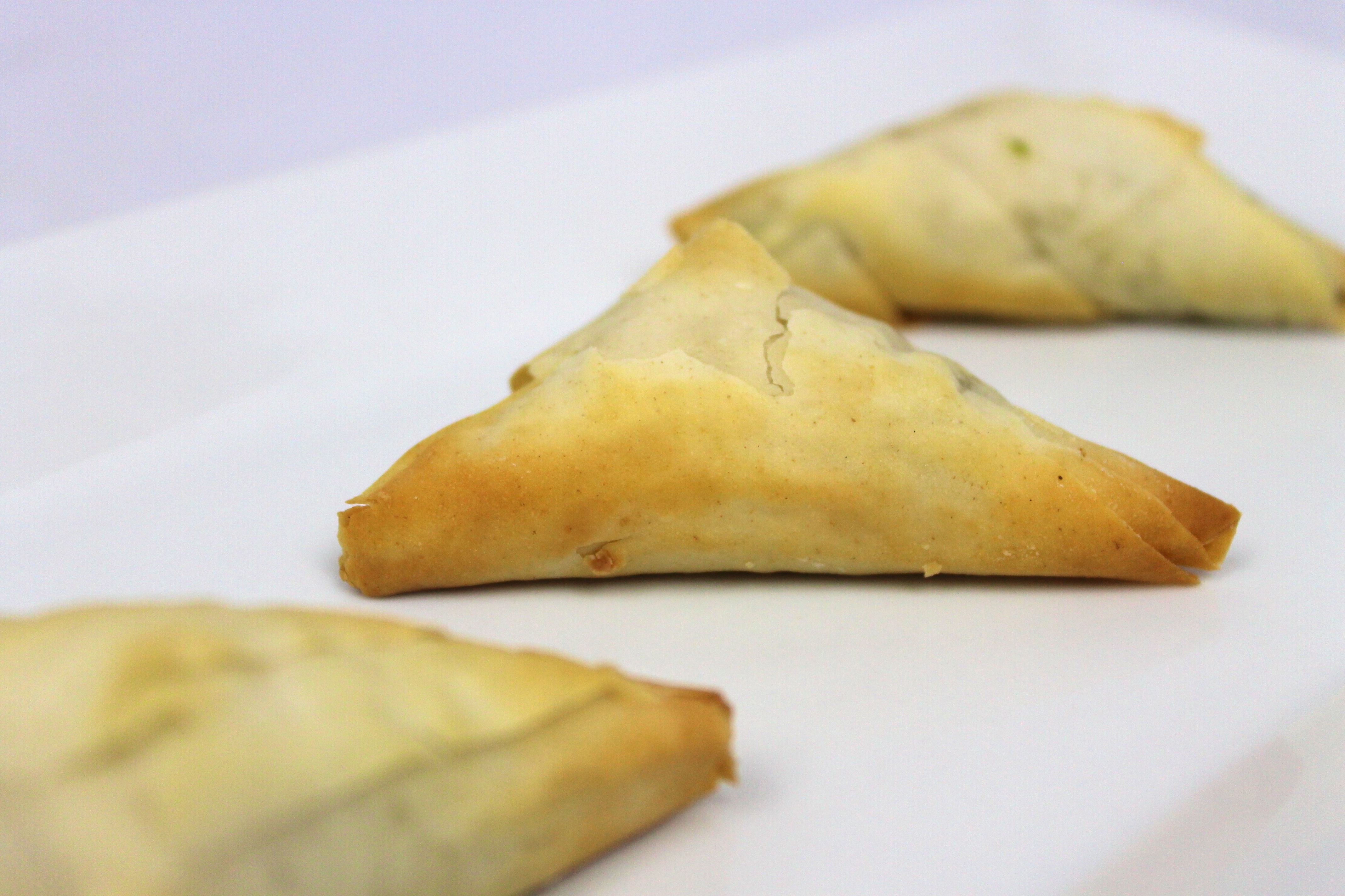 V2120 Sundried Tomato & Feta Phyllo Triangle | Gourmet Kitchen